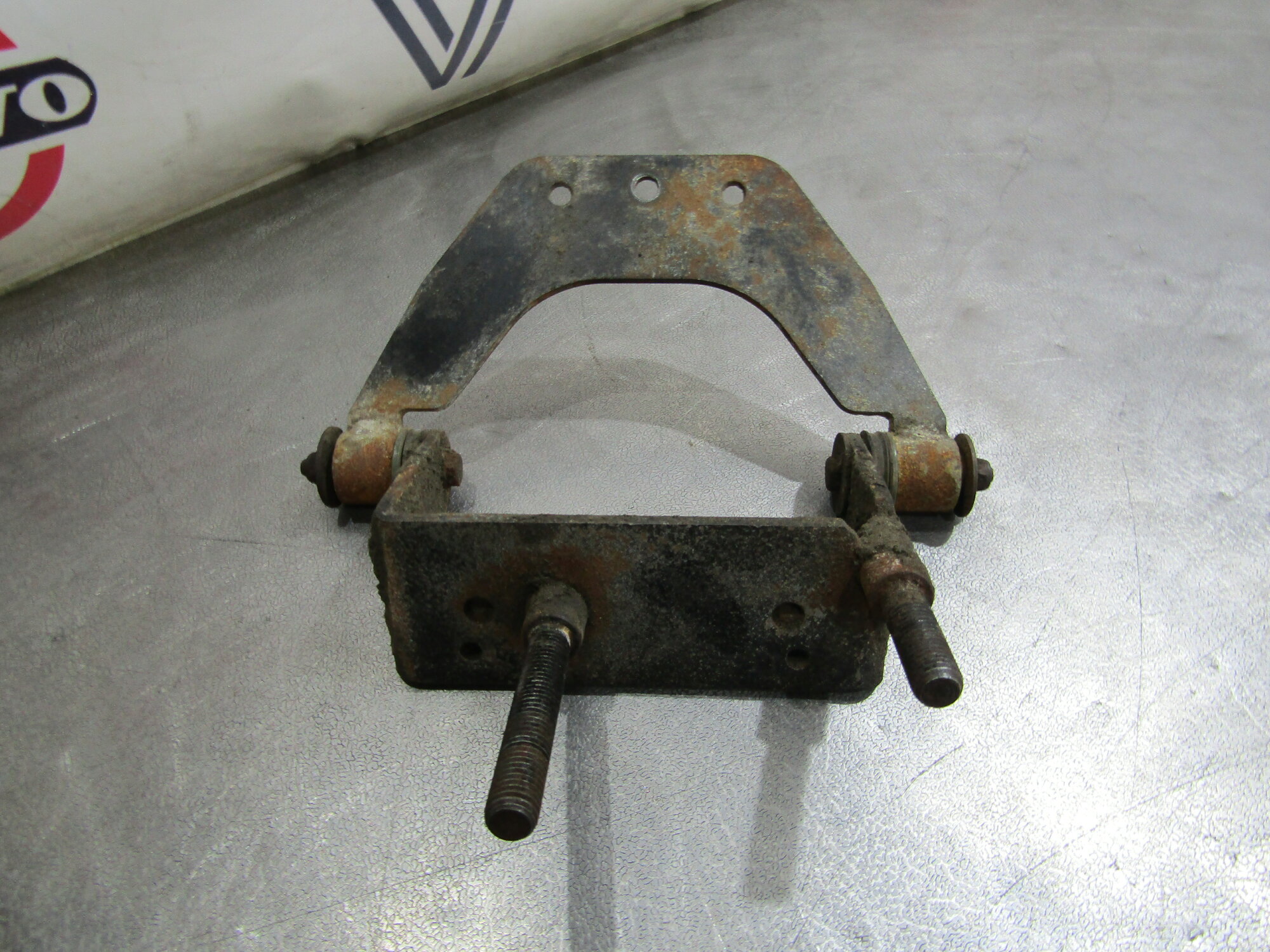 Кронштейн кулисы КПП Scania P, R, G