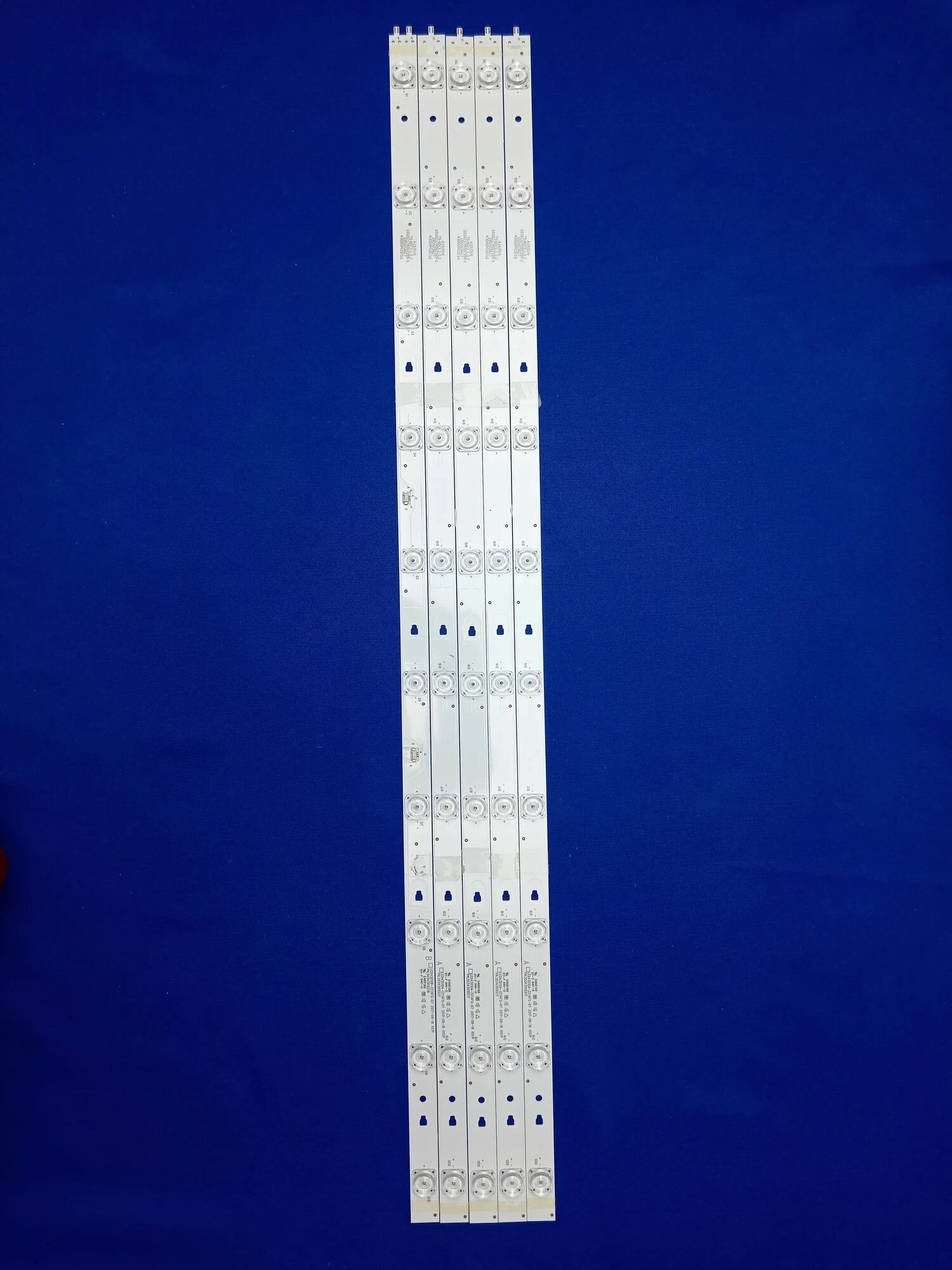 30343010217 LED43D10A-ZC14FG-07 4шт 30343010218 LED43D10B-ZC14FG-07 1шт Комплект 5шт для 43Uk30G Lcd Телевизор LCD, LED подсветка (string стринг светодиодный) арт. 13250