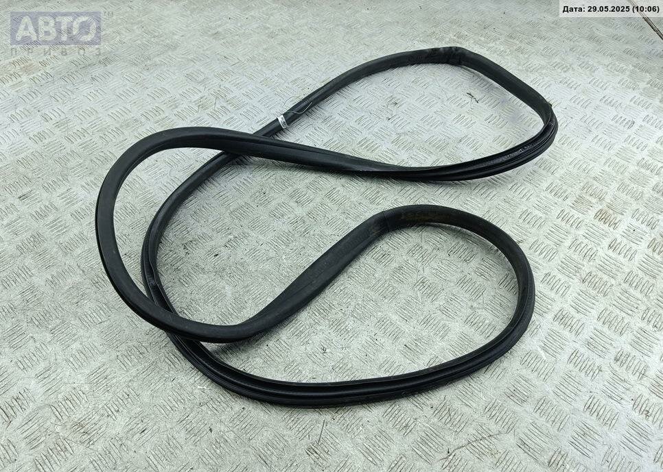 Уплотнитель двери передней правой Renault Captur