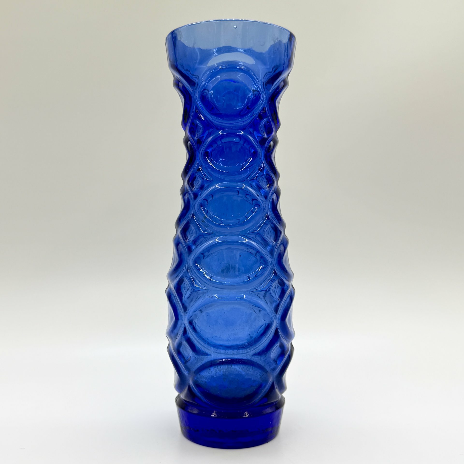 Ваза с рельефным декором, завод «Зомбковице» (Ząbkowice), стекло, пресс, Польша