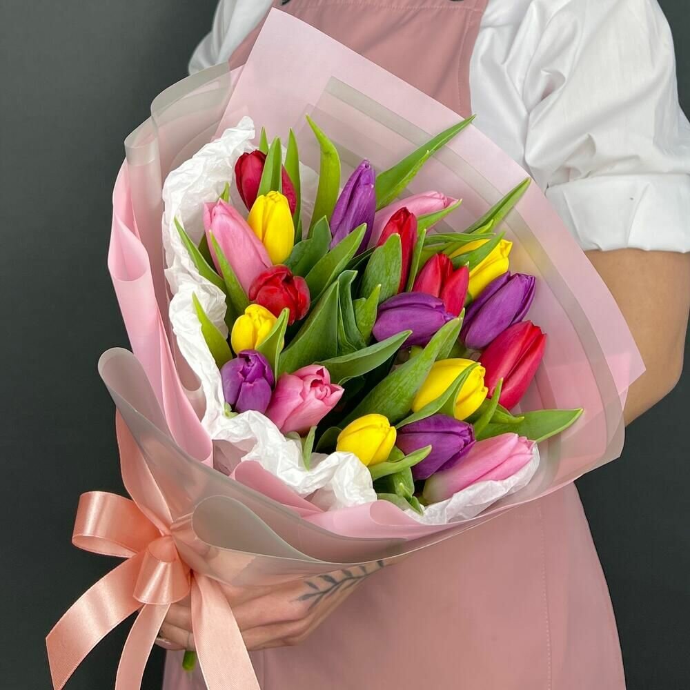 Букет из тюльпанов. Разноцветные тюльпаны микс Голландия, 19 шт