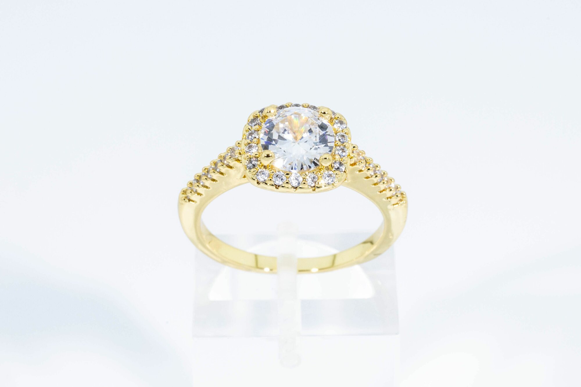 Кольцо, фианит, искусственный камень