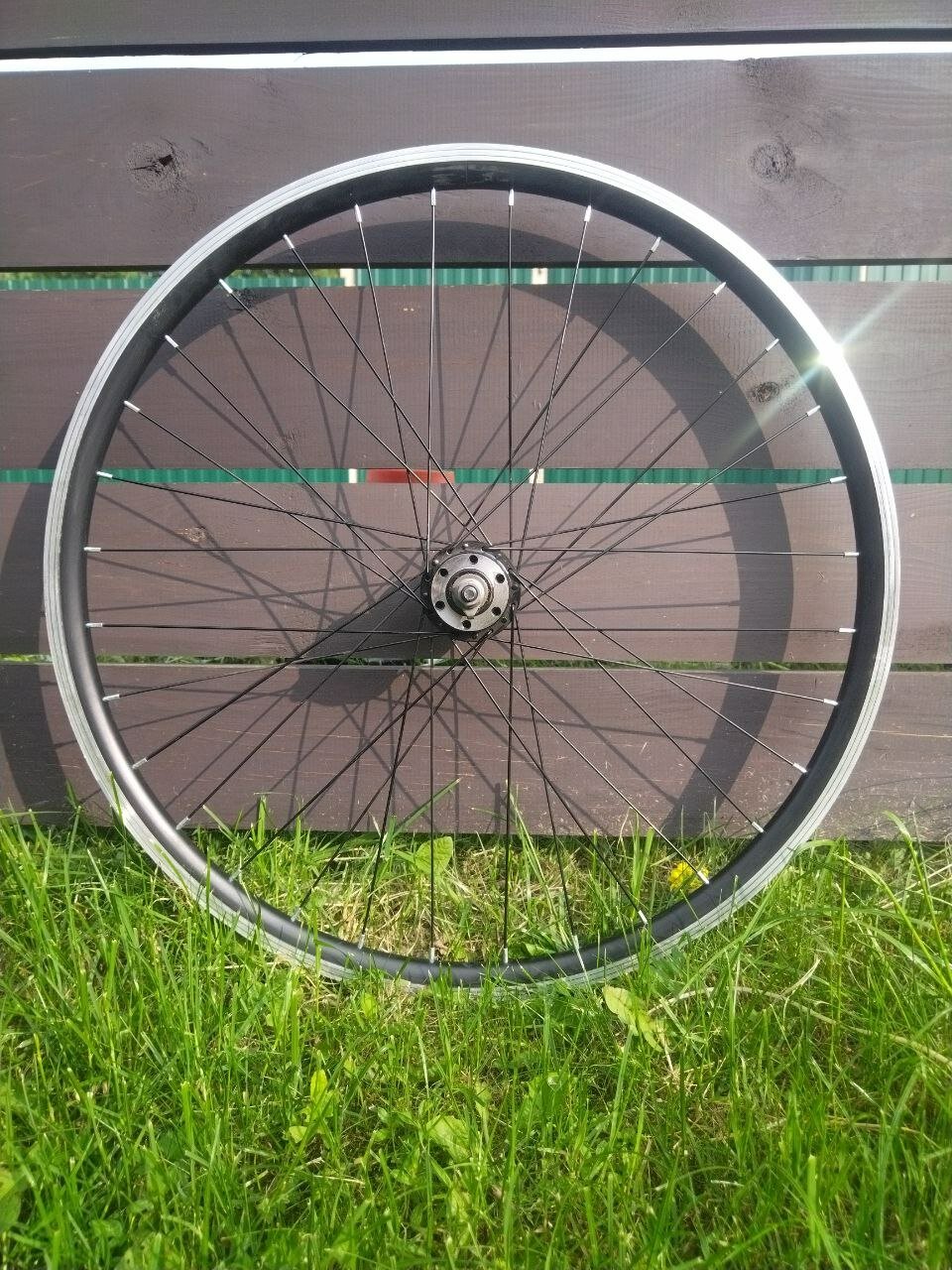 Велосипедное колесо 27,5" переднее, гайки, дисковый тормоз, FORWARD