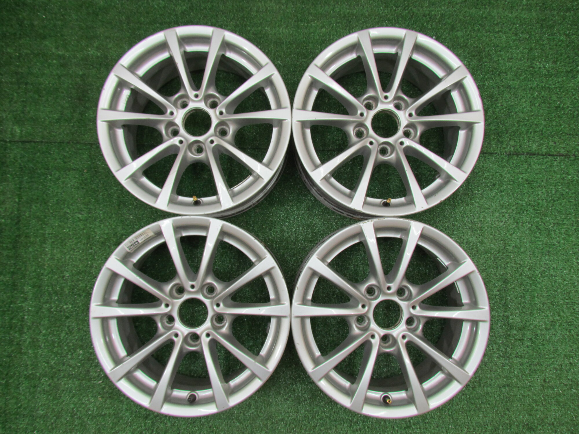 Комплект колесных дисков BMW R16 7J ET31 5*120 DIA72.6 (оригинал) 0028491