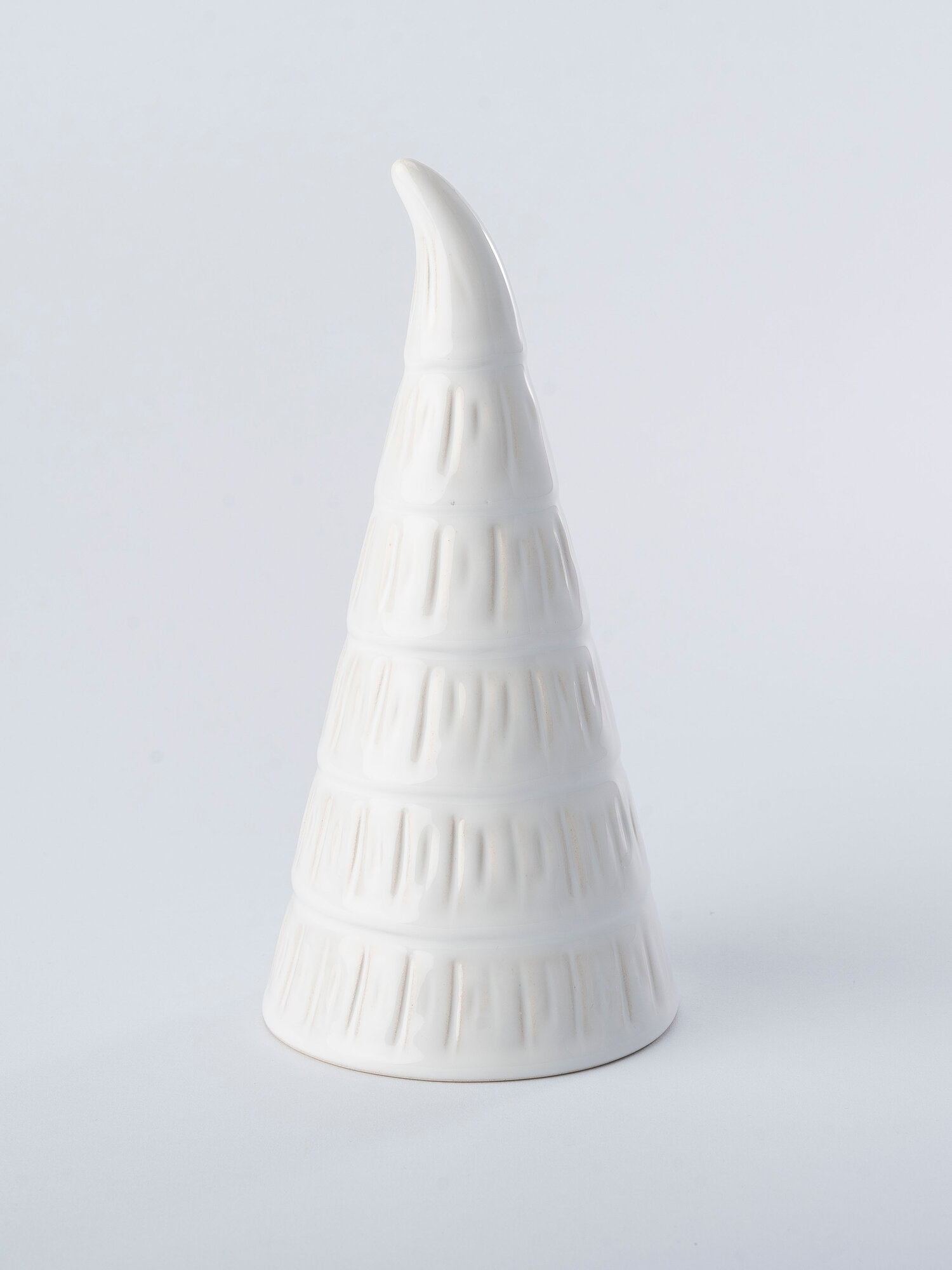 Статуэтка "Pine white"
