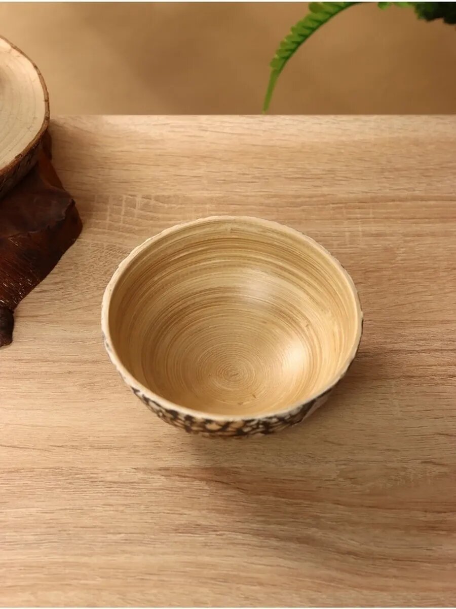 Элегантная миска из бамбука для домашних животных