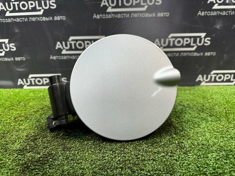 Лючок бензобака