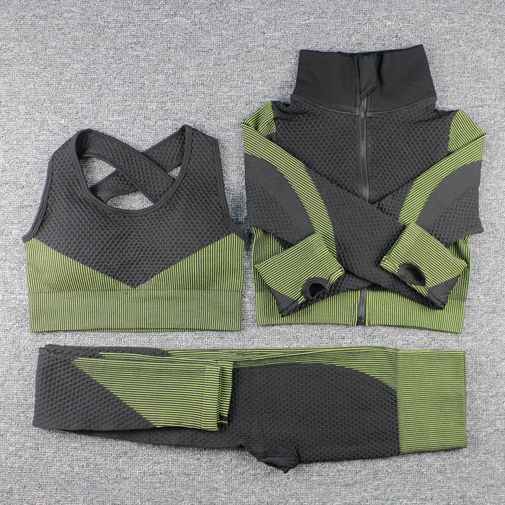 Комплект одежды