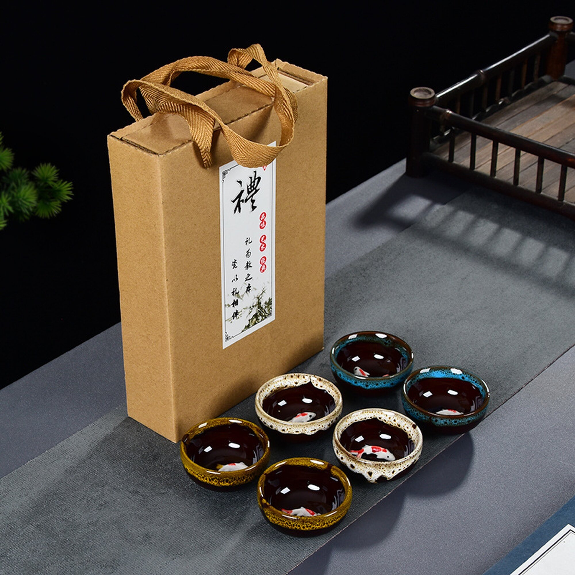 Подарочный набор пиал для чая Чайный Дом "Красный Дракон", 6 пиал с рыбками, разноцветная керамика