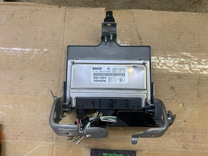Блок управления двигателем Toyota Corolla E120 89661-02B10