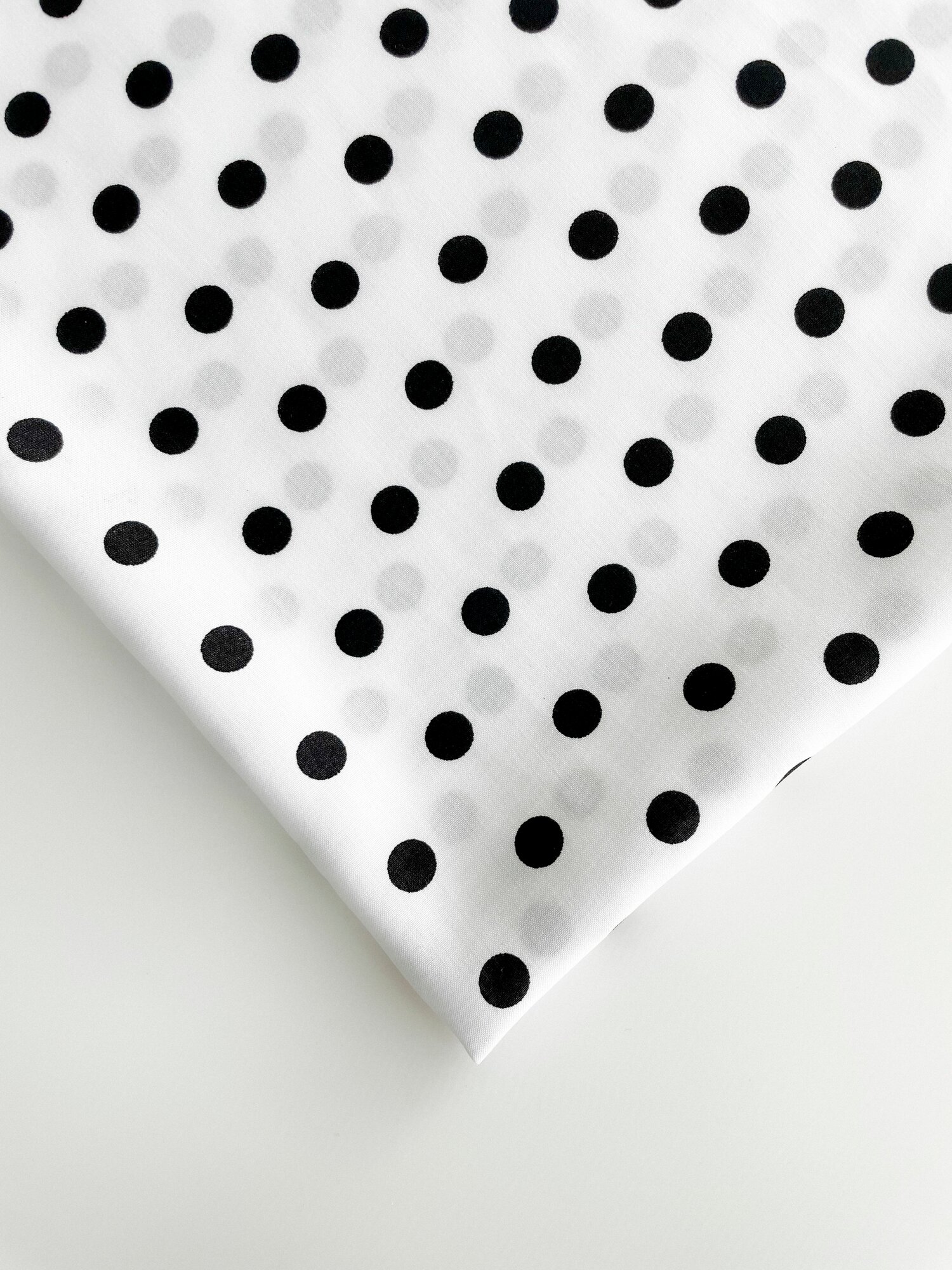 Ткань Вискоза штапель Горошек, вискоза 100%, 1 м, 120 гр/м2, ширина 145 см.