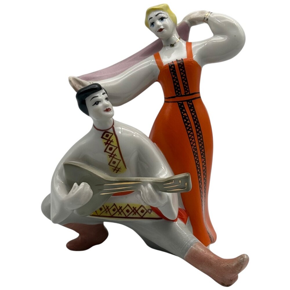 Фарфоровая статуэтка "Русский танец" 1973-1991 гг. автор Бобик Н. Ф, Полонне ЗХК, СССР (Лот 2)