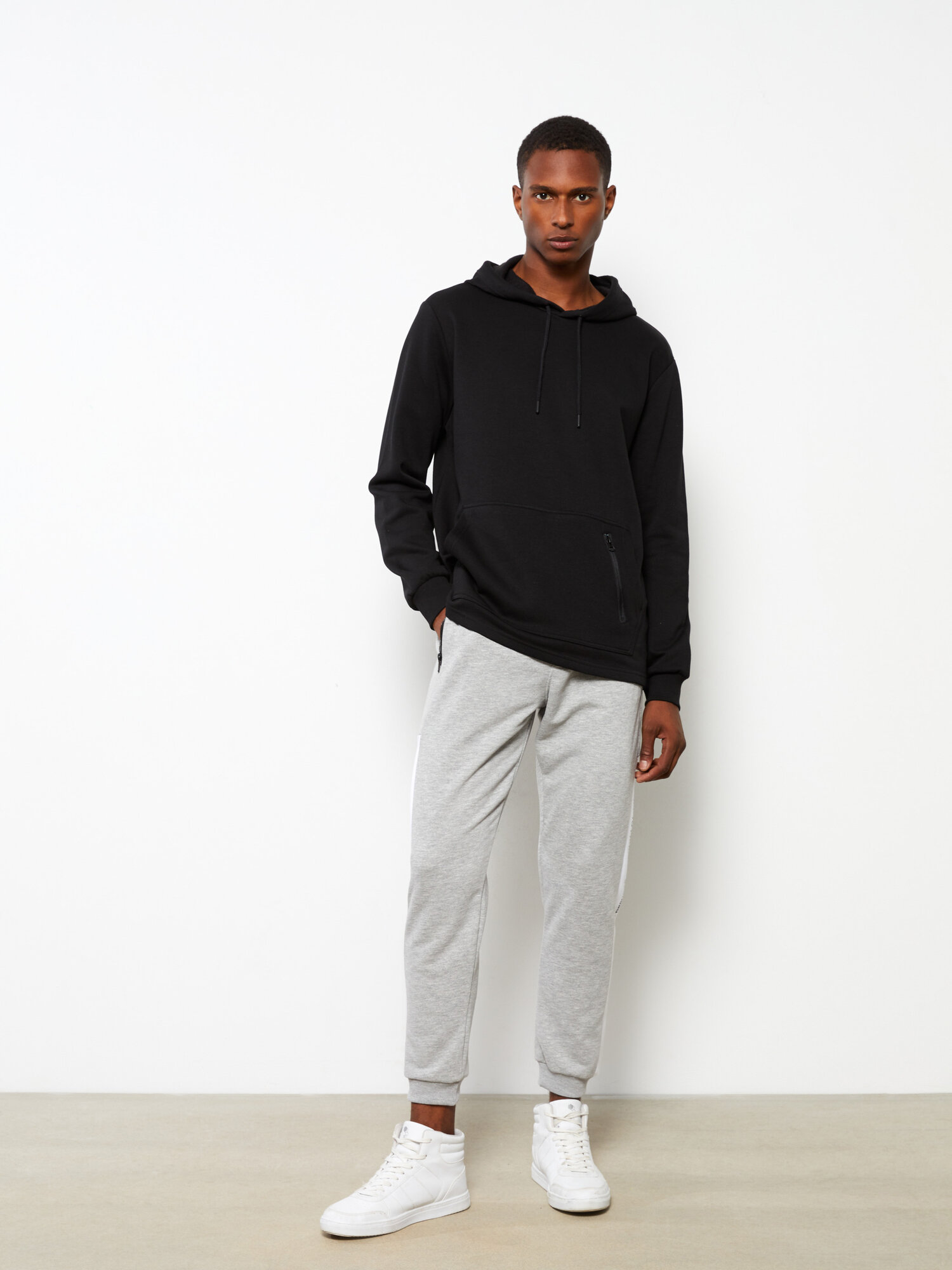 Брюки спортивные