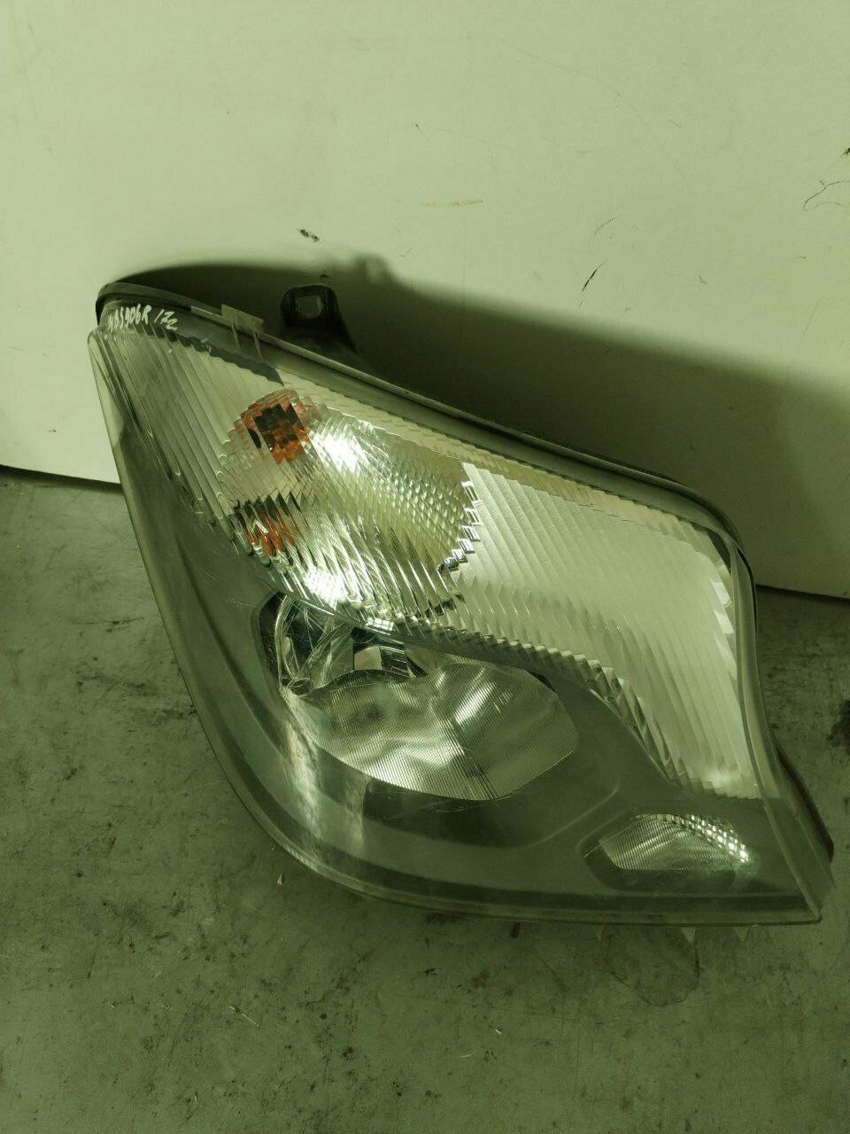 Фара правая Mercedes-Benz Sprinter W906 рест. 2016 A9068202661