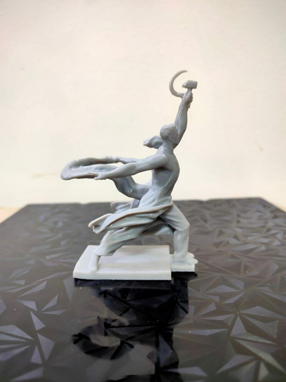 Фигурка "Памятник Рабочему и Колхозница" большая