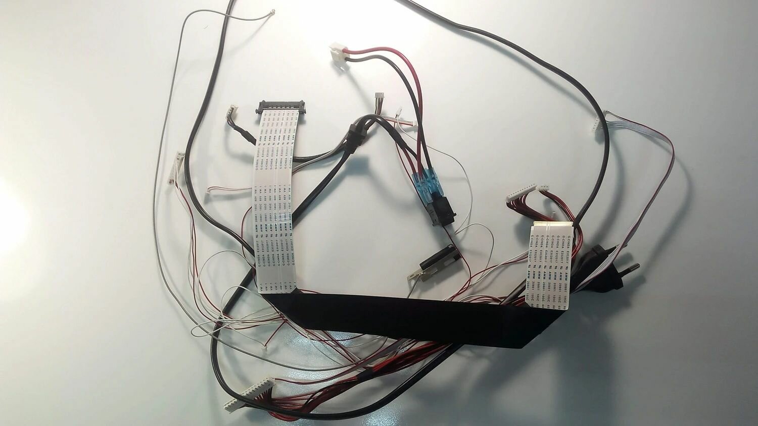 LVDS G-CINDA E352017 AWM 20861 105C 60V VW-1 + Комплект шлейфов + Кабель питания с разъемом до платы питания для 43Ulea99T2Sm Lcd Телевизор Erisson Шлейф арт. 9581