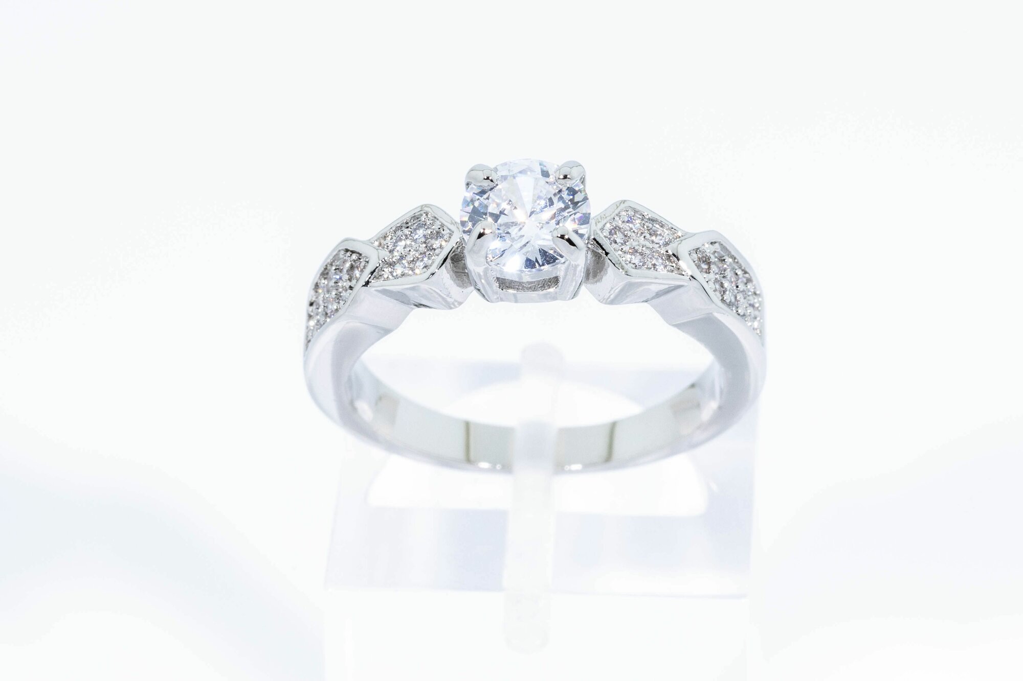 Кольцо, фианит, искусственный камень