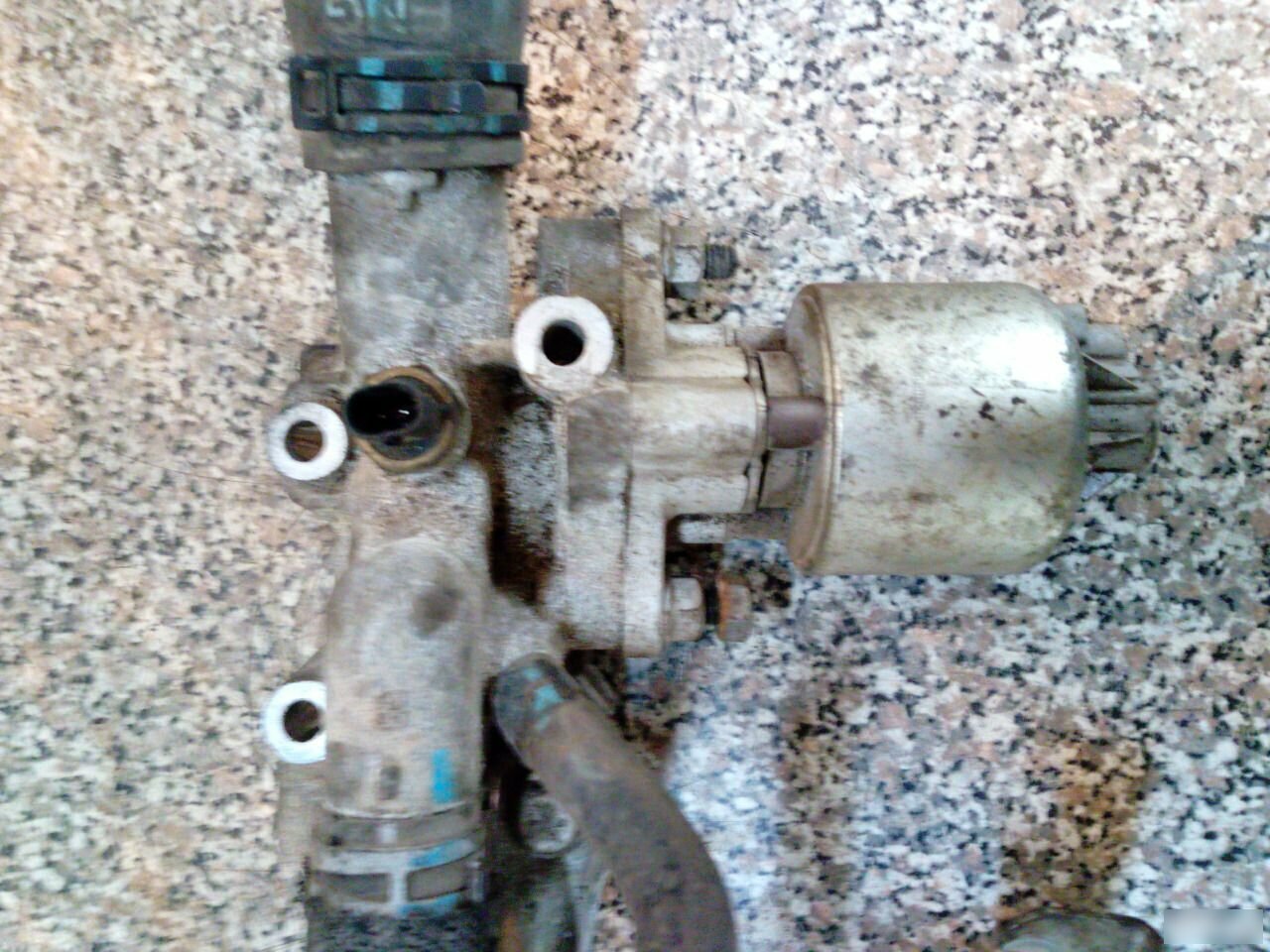 Клапан рециркуляции выхлопных газо Шевроле Кобальт 25180930