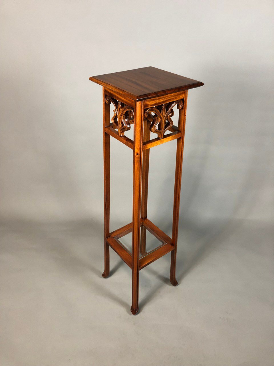 Подставка для цветов DOMKORLEONE из красного дерева (mahogany wood), SFJA-M, цвет орех NAA (светло-коричневый)