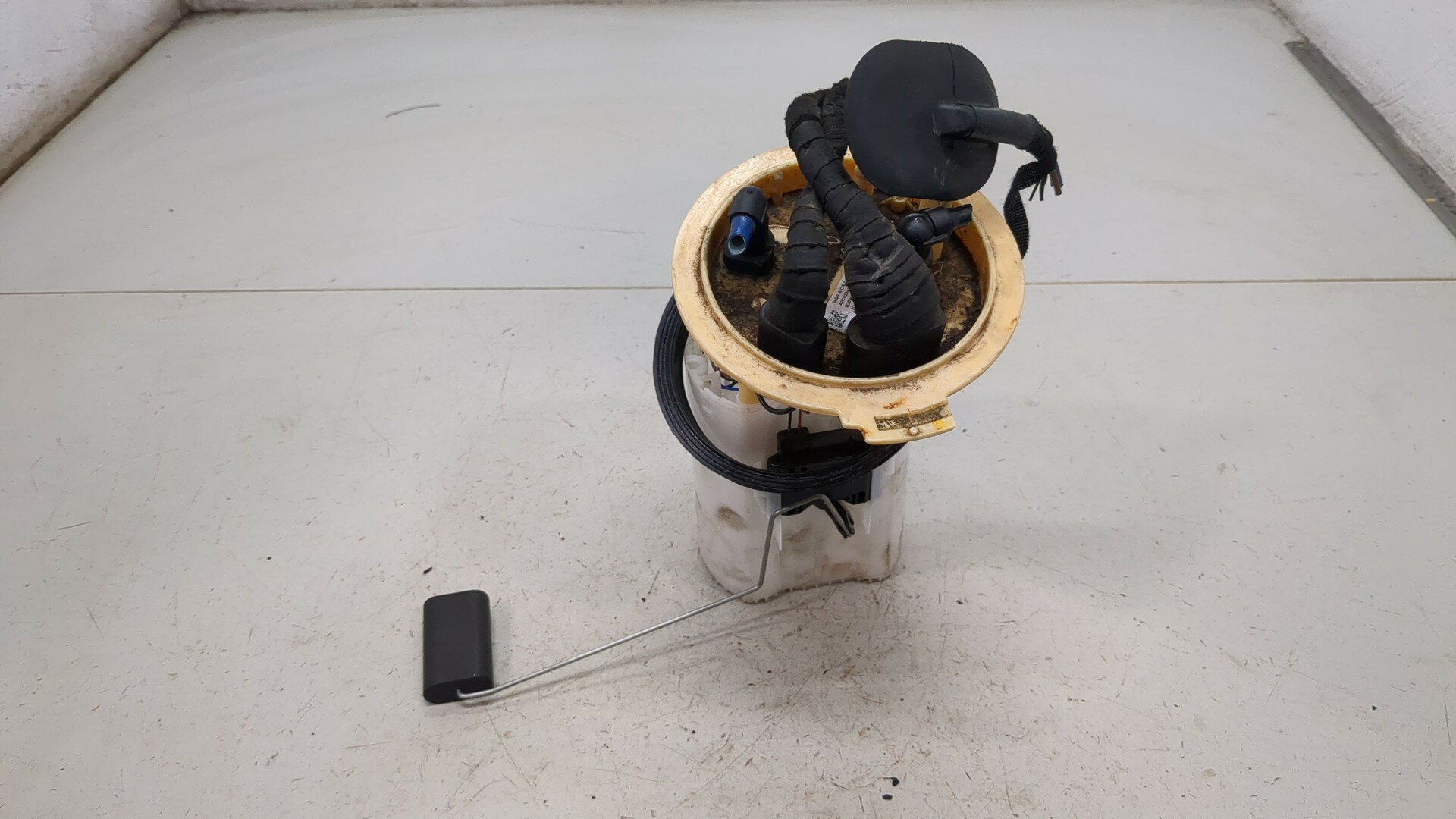 Насос топливный электрический Skoda Octavia (A7) Б/У