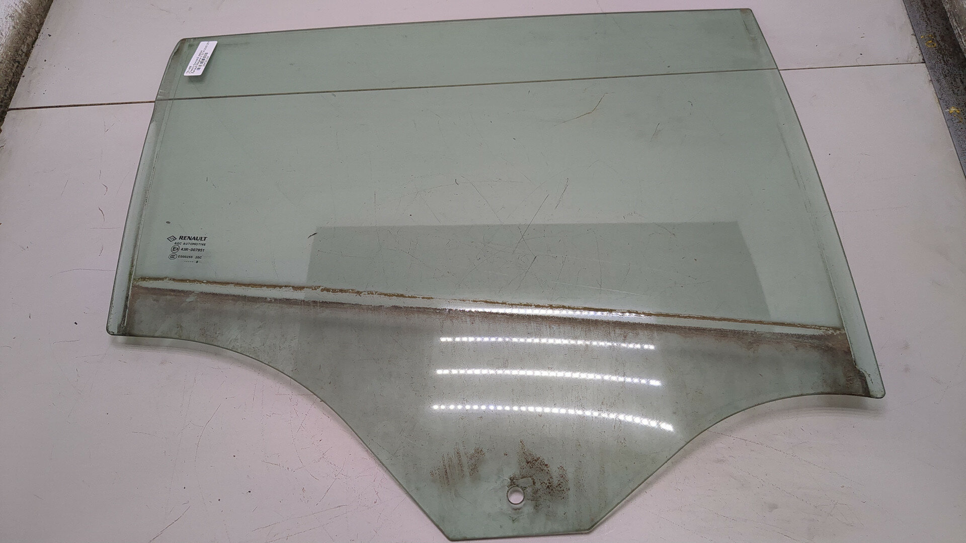Стекло боковой двери правое заднее Renault Megane 4 Б/У