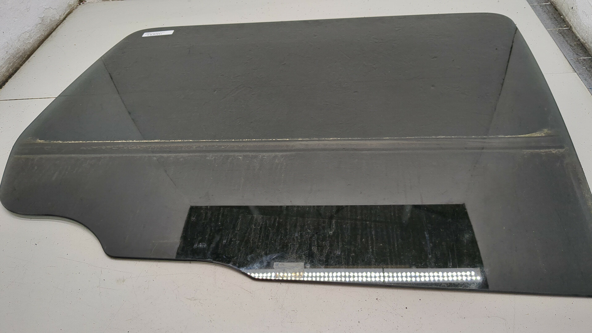 Стекло боковой двери правое заднее Hummer H2 Б/У