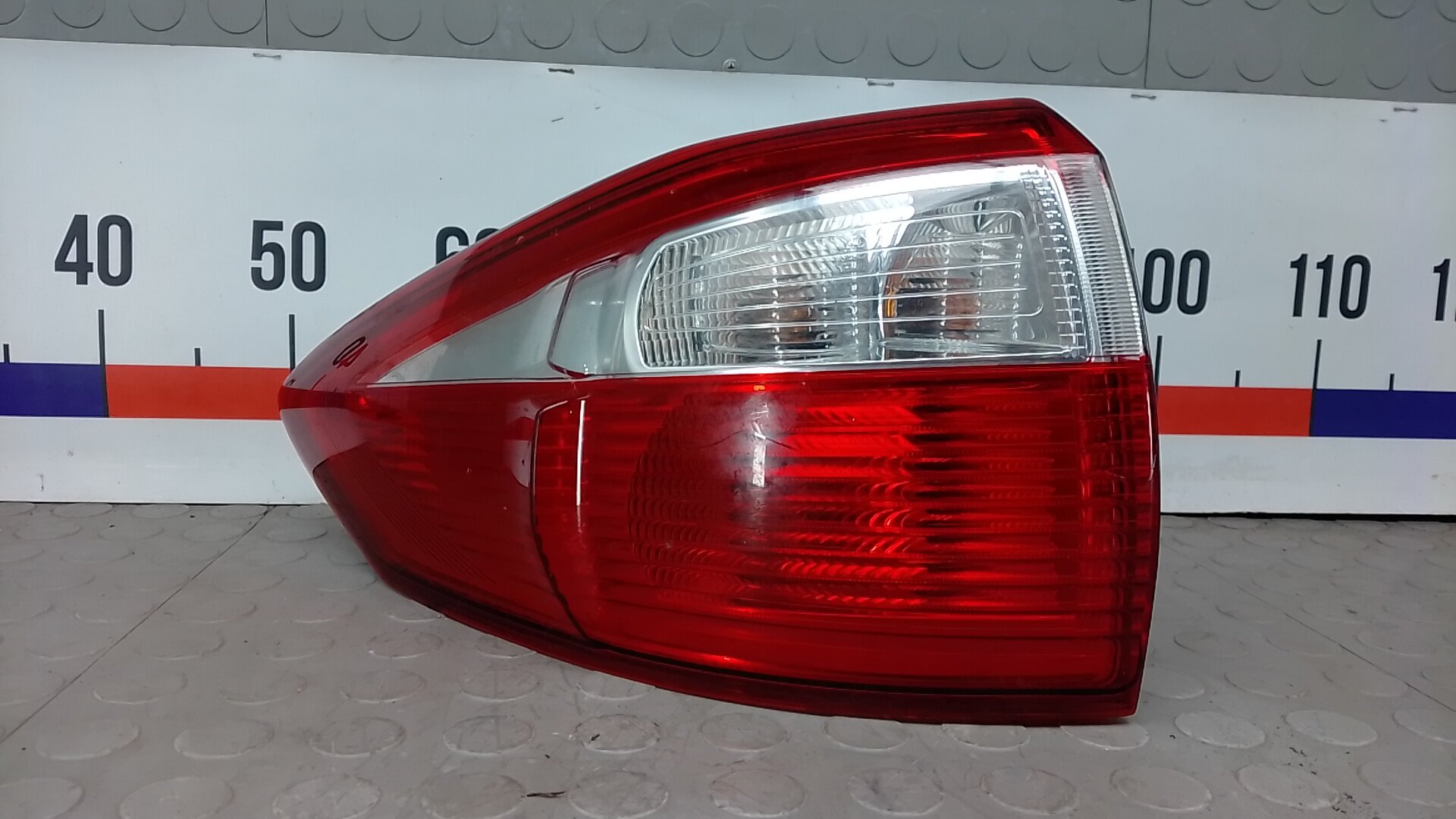 Фонарь задний левый FORD C-MAX 2, Номер 1767530