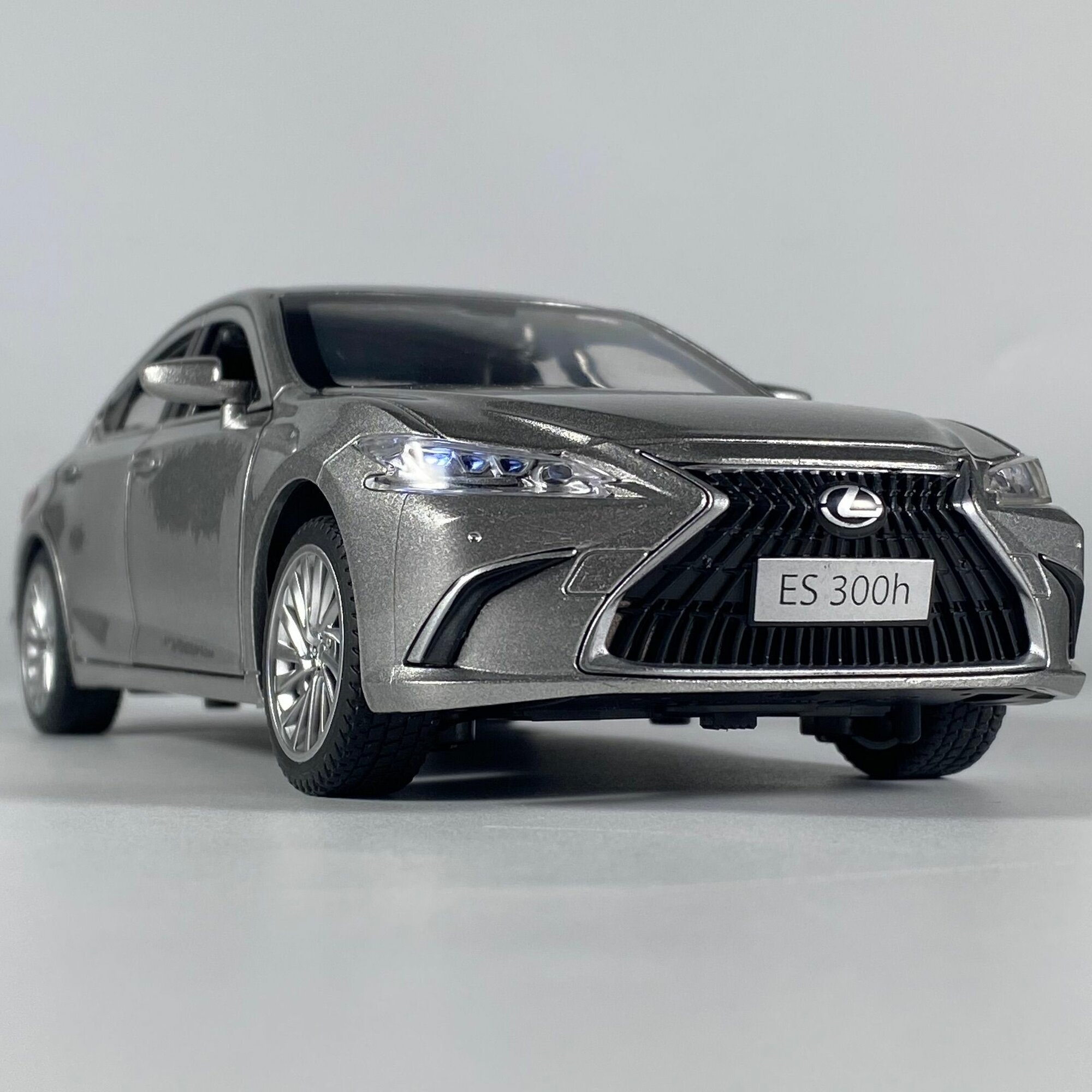 Коллекционирование автомобилей Лексус ES300H, 1:24 Lexus ES300H, роскошный салон, Модель автомобиля из сплава, Со звуком и светом