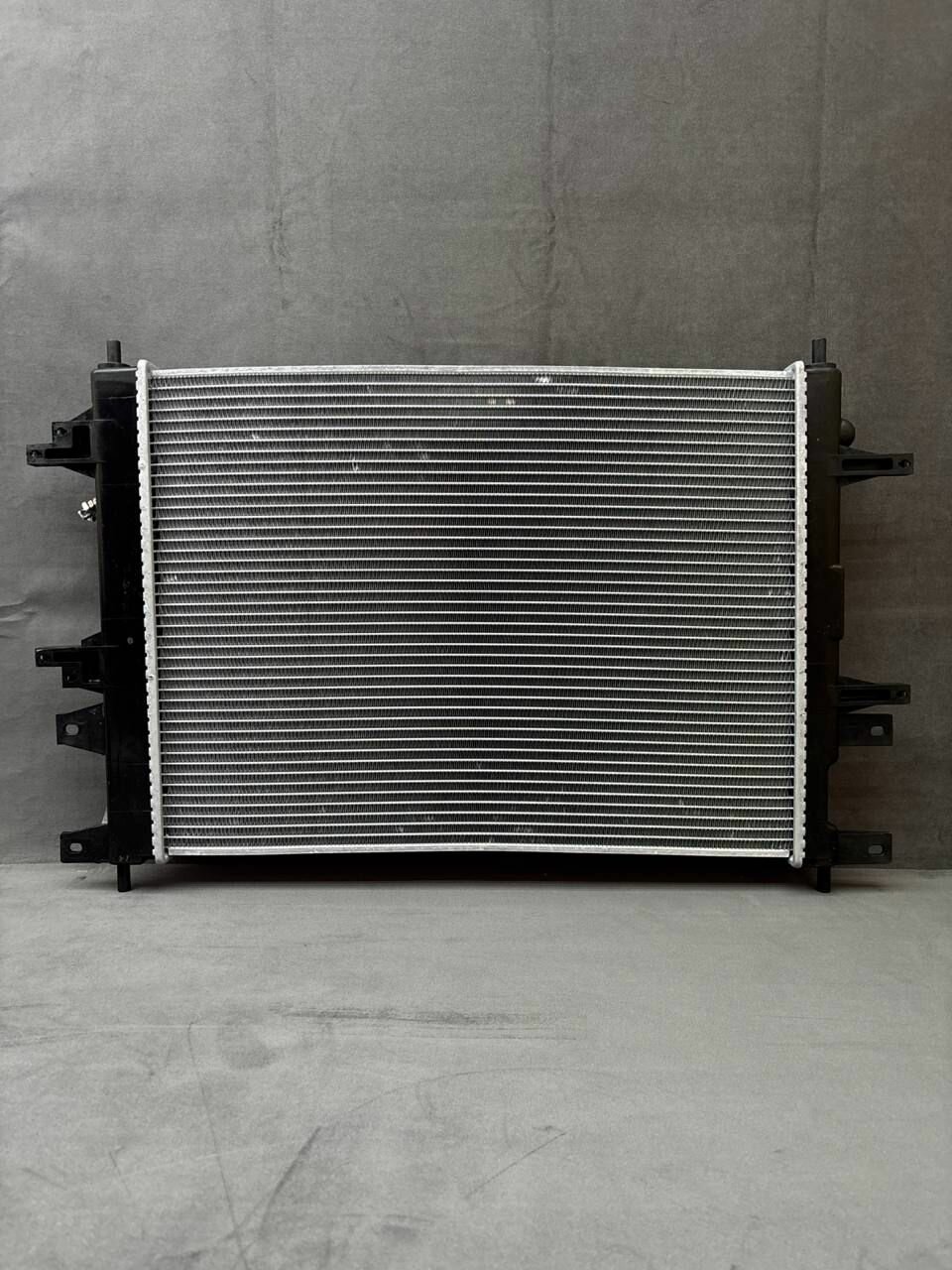 Радиатор охлаждения двигателя Omoda S5 / Kaiyi E5 1.5 CVT 302000696AA