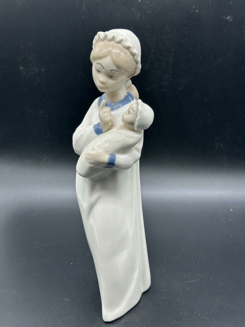 Статуэтка Девушка с Младенцем фарфор REX (испания)винтаж 23см