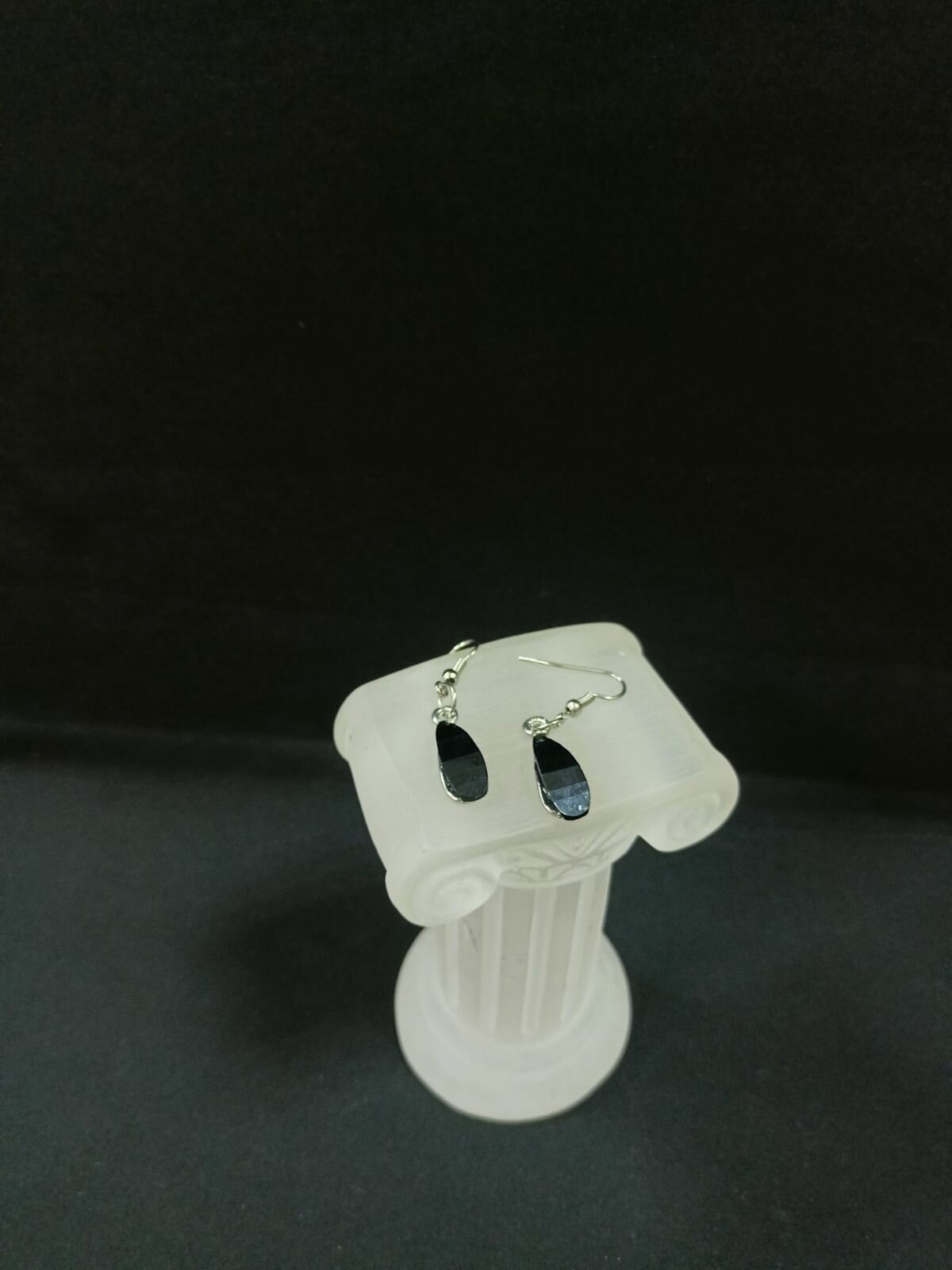 Винтажные серьги, черные вставки.