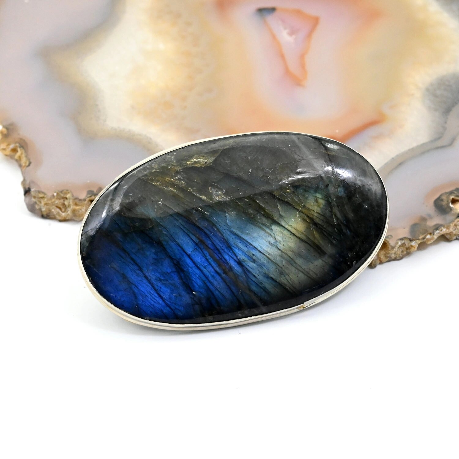 Брошь, лабрадорит