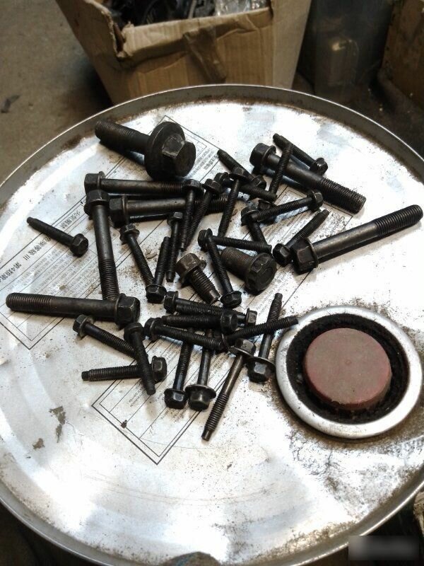 Болт двигателя Kia Spectra Б/У с пробегом