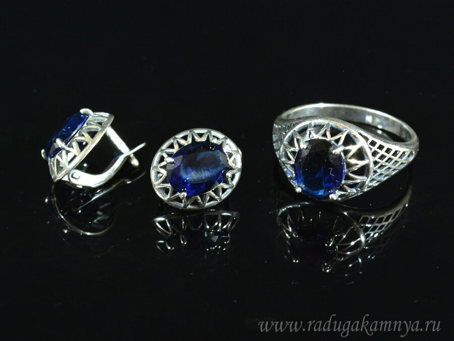 Комплект бижутерии: серьги, кольцо, циркон