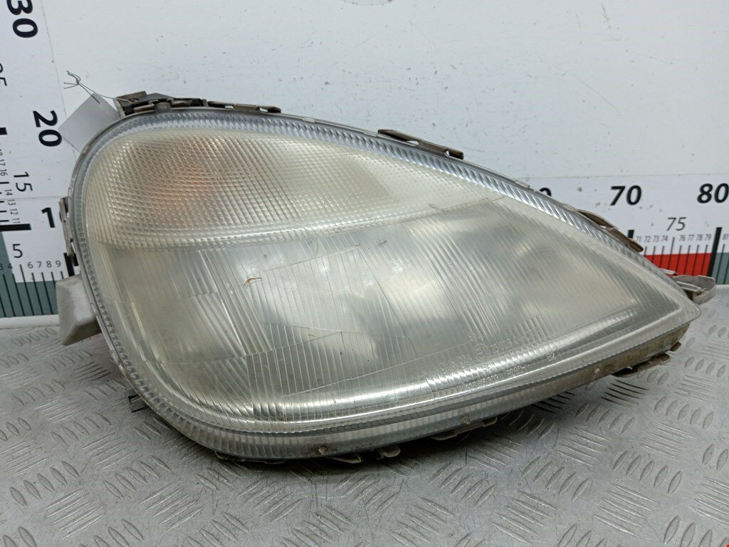 Фара правая Mercedes A-Class (W168) A1688201061 арт. 2185738