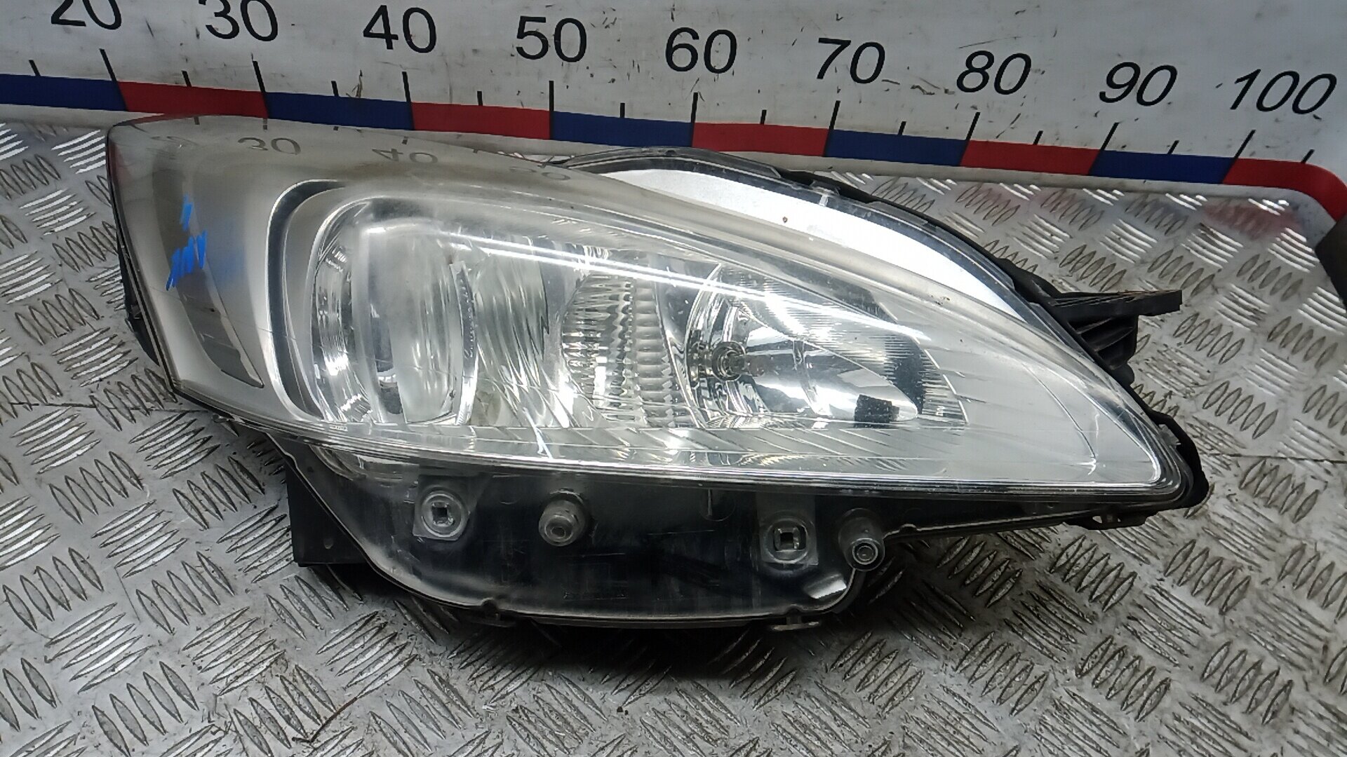 Фара правая PEUGEOT 508 1