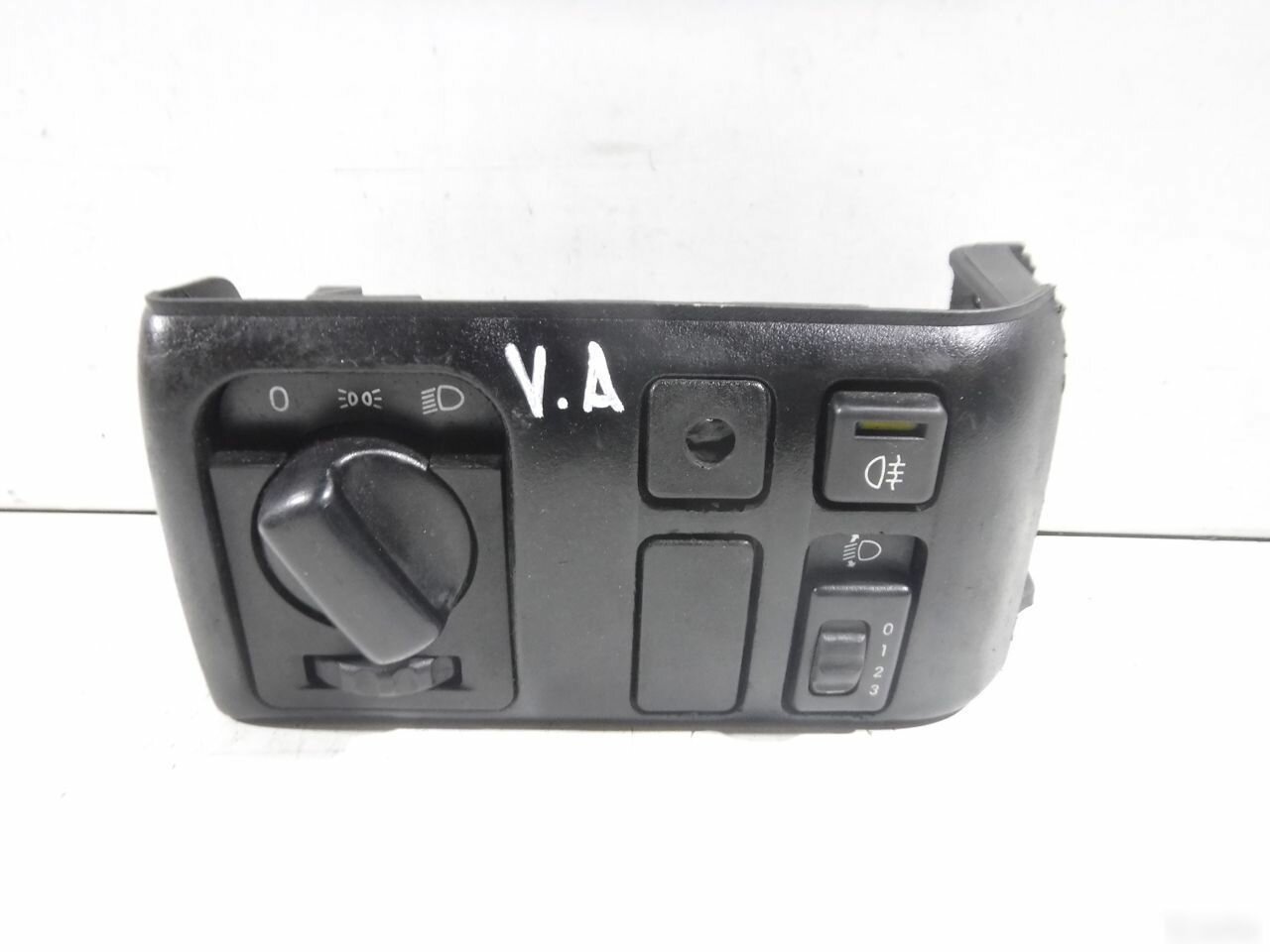 Блок управления светом Opel Vectra A (1988—1995) 90269733