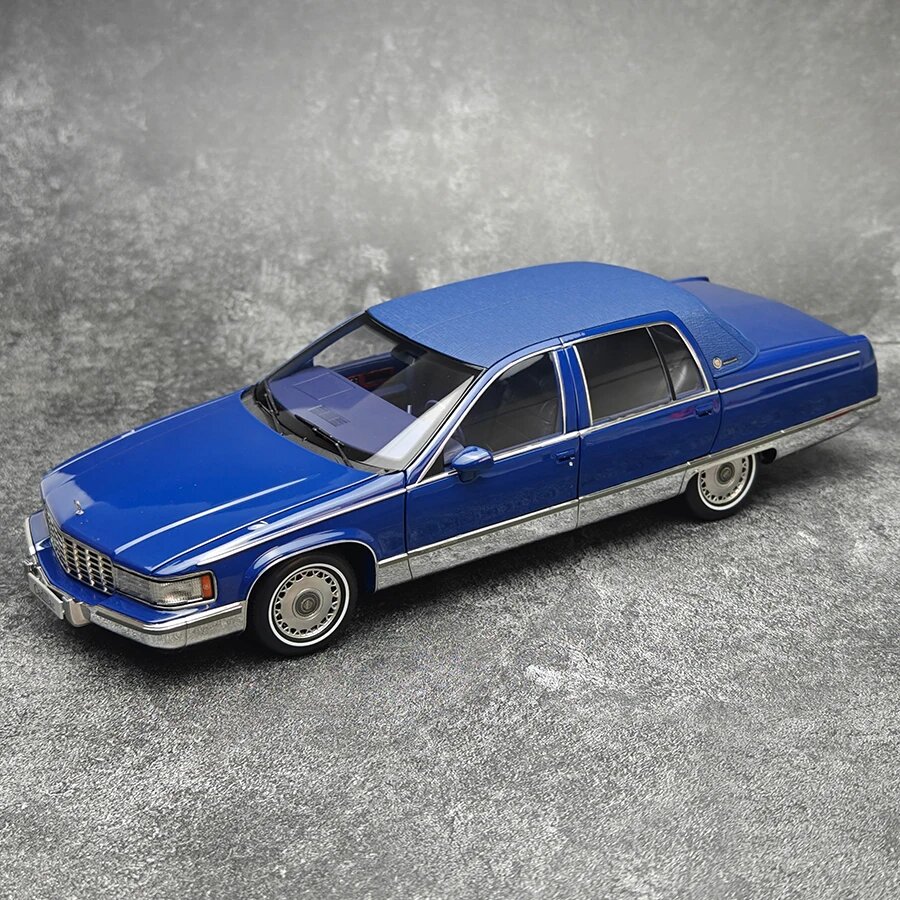 Модель автомобиля Xiaoguang 1:18 металлическая Fleetwood Синий