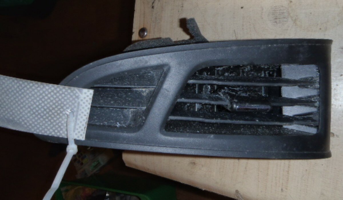 Дефлектор воздушный Focus III Ford BM51A018B09AK3JA6