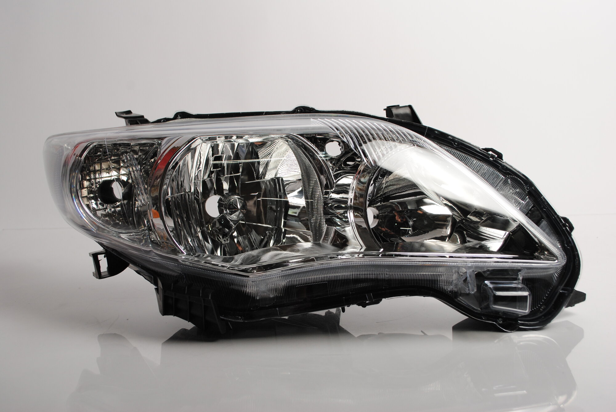 Фара 81130-12A60 Powertec Toyota