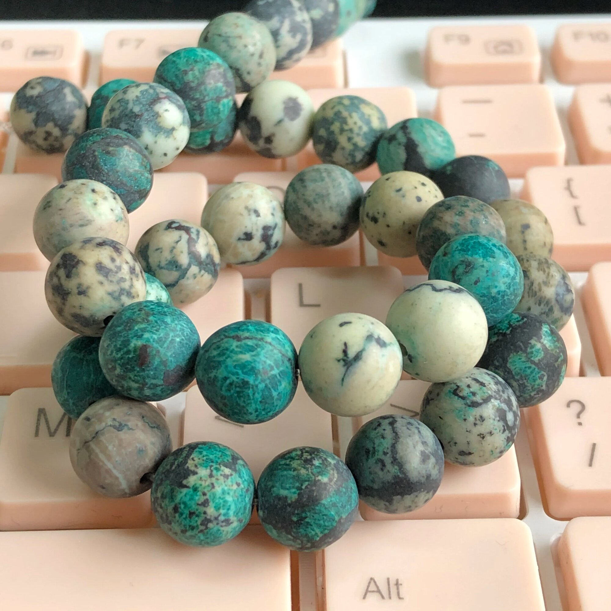 Куoyu Круглые бусины из кожи, говлита и бирюзы 6/8/10 мм 6mm approx 61pcs, Matte