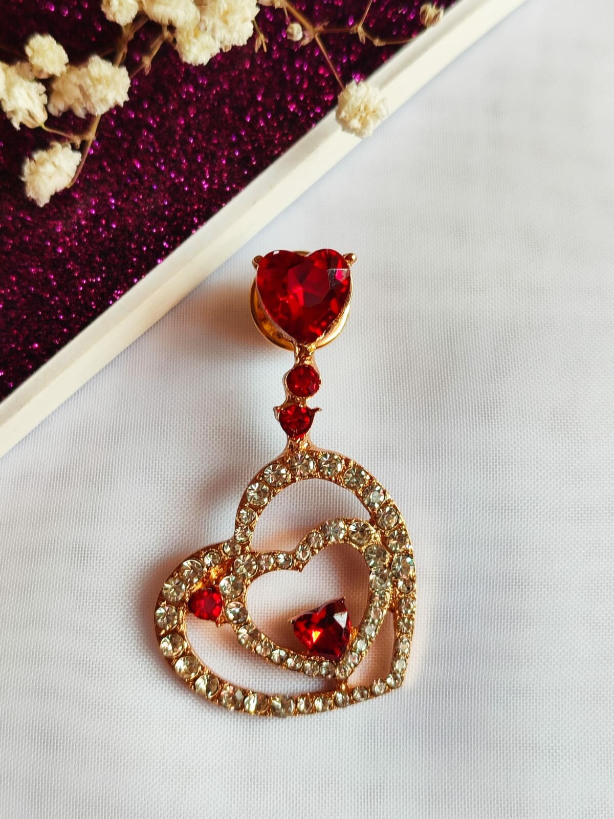 Брошь, стразы