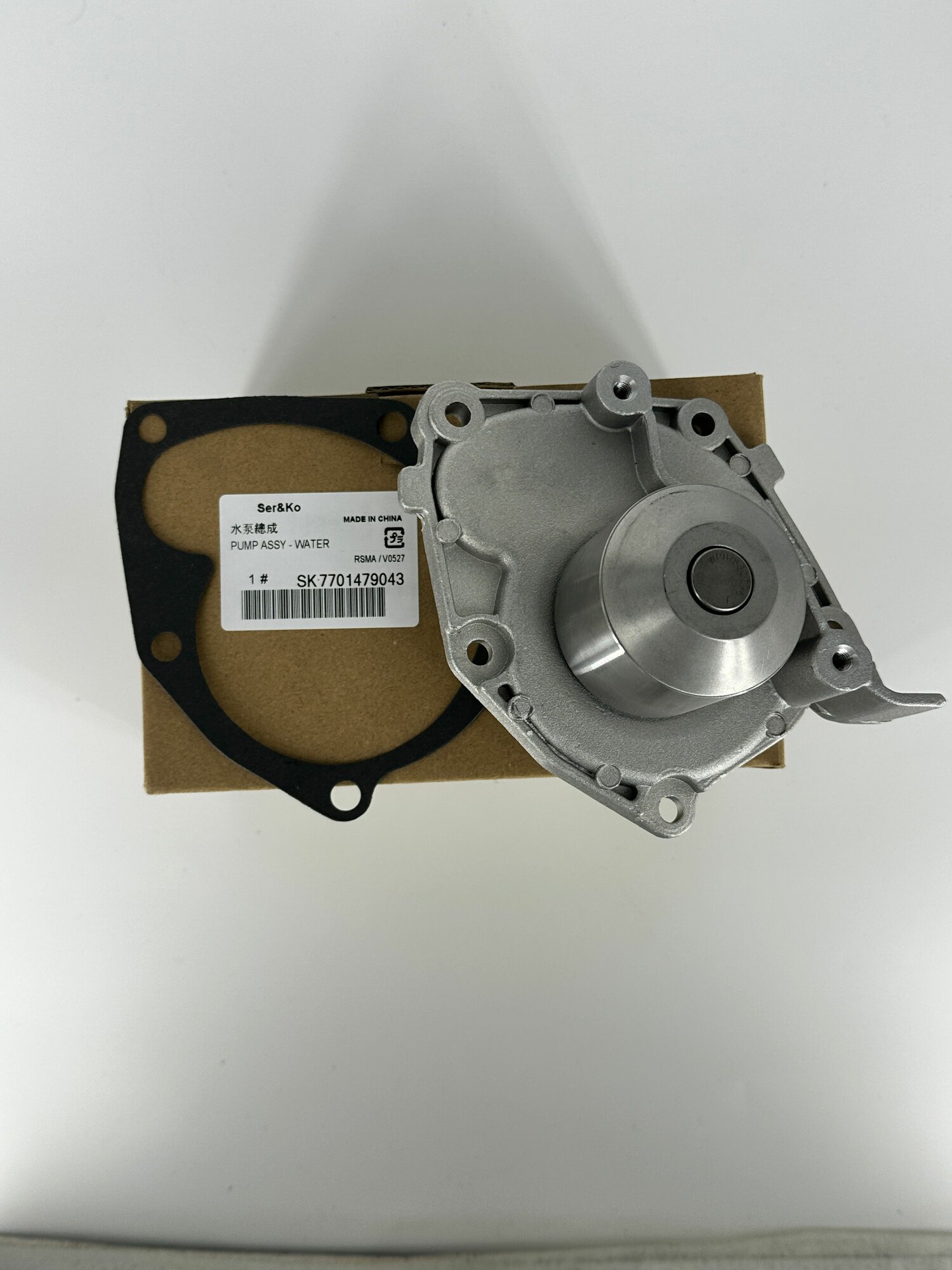 Водяной насос SerKo для Renault Duster Kaptur Nissan Terrano 77 01 479 043