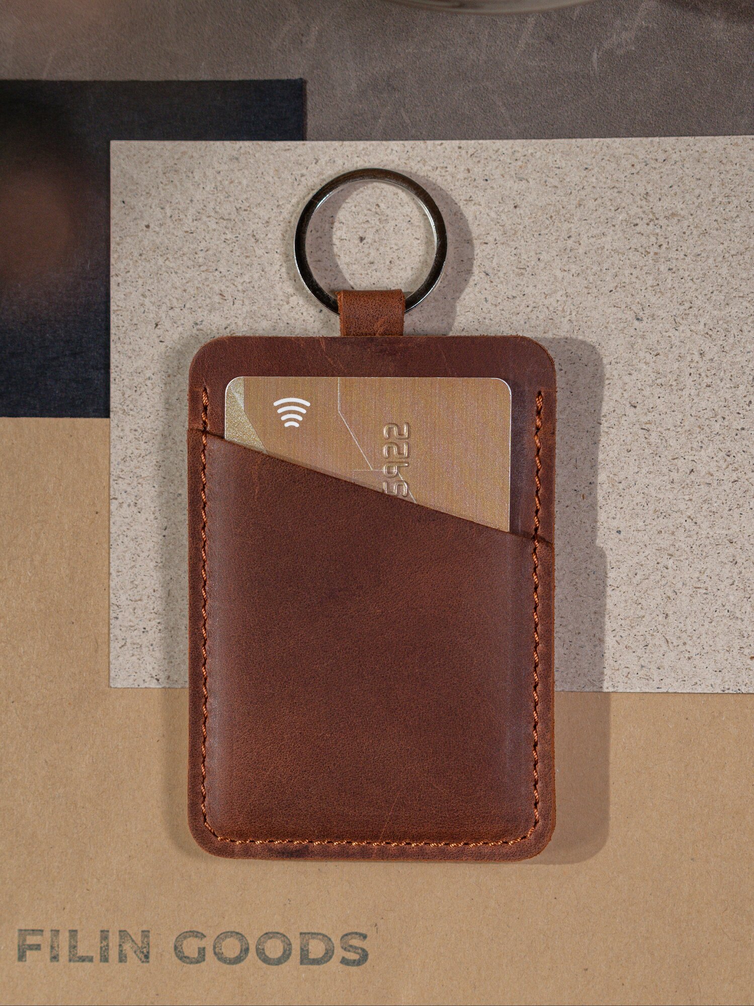 Кожаный чехол бейдж для пропуска/Картхолдер из натуральной кожи