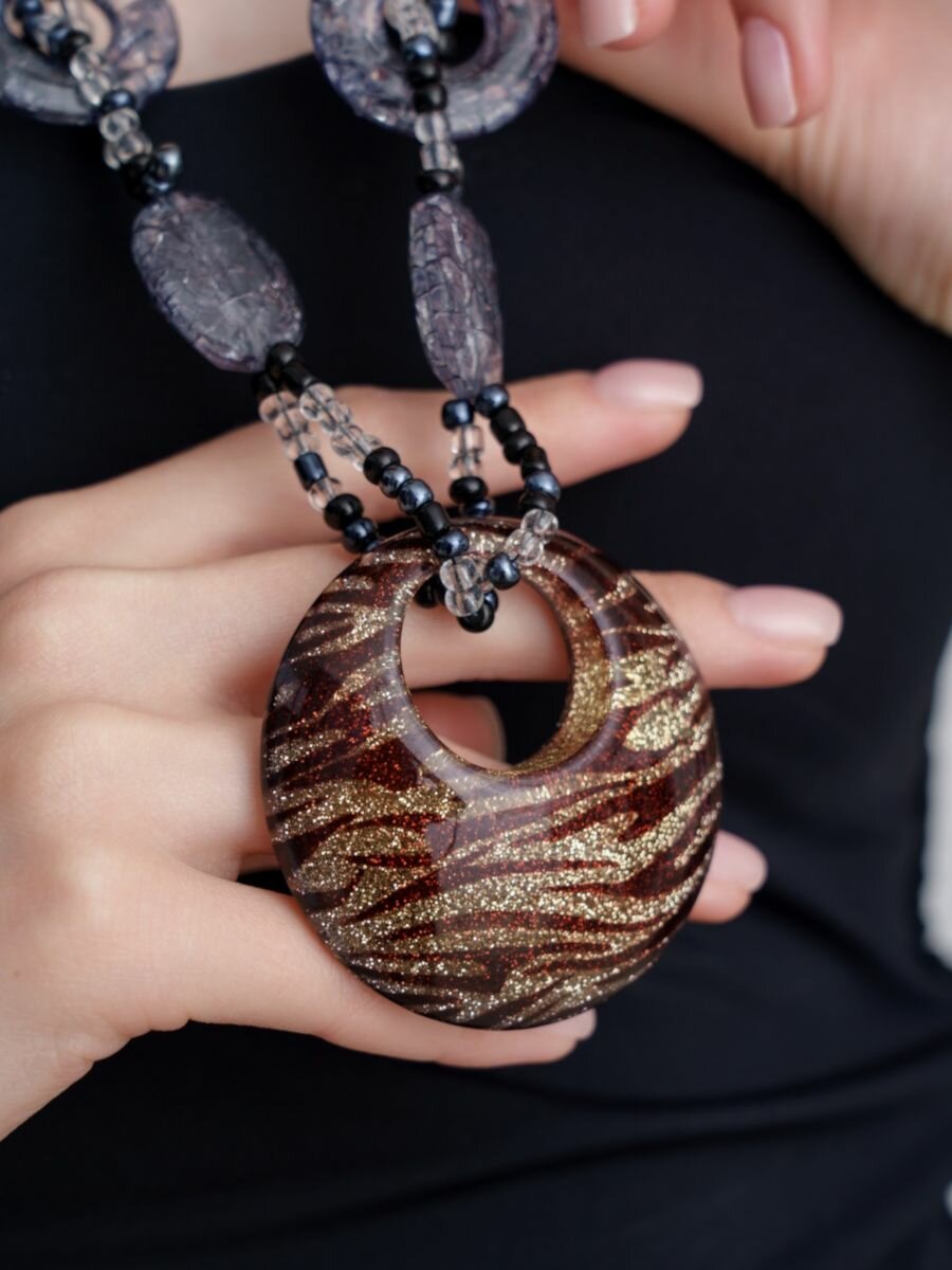 Комплект бижутерии: серьги, колье, эпоксидная смола