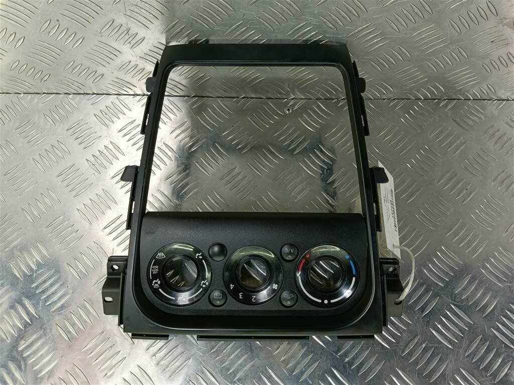 Накладка торпедо Б/У для SUZUKI SX4 I рестайлинг (2009—2014) 7382479J00ZCA