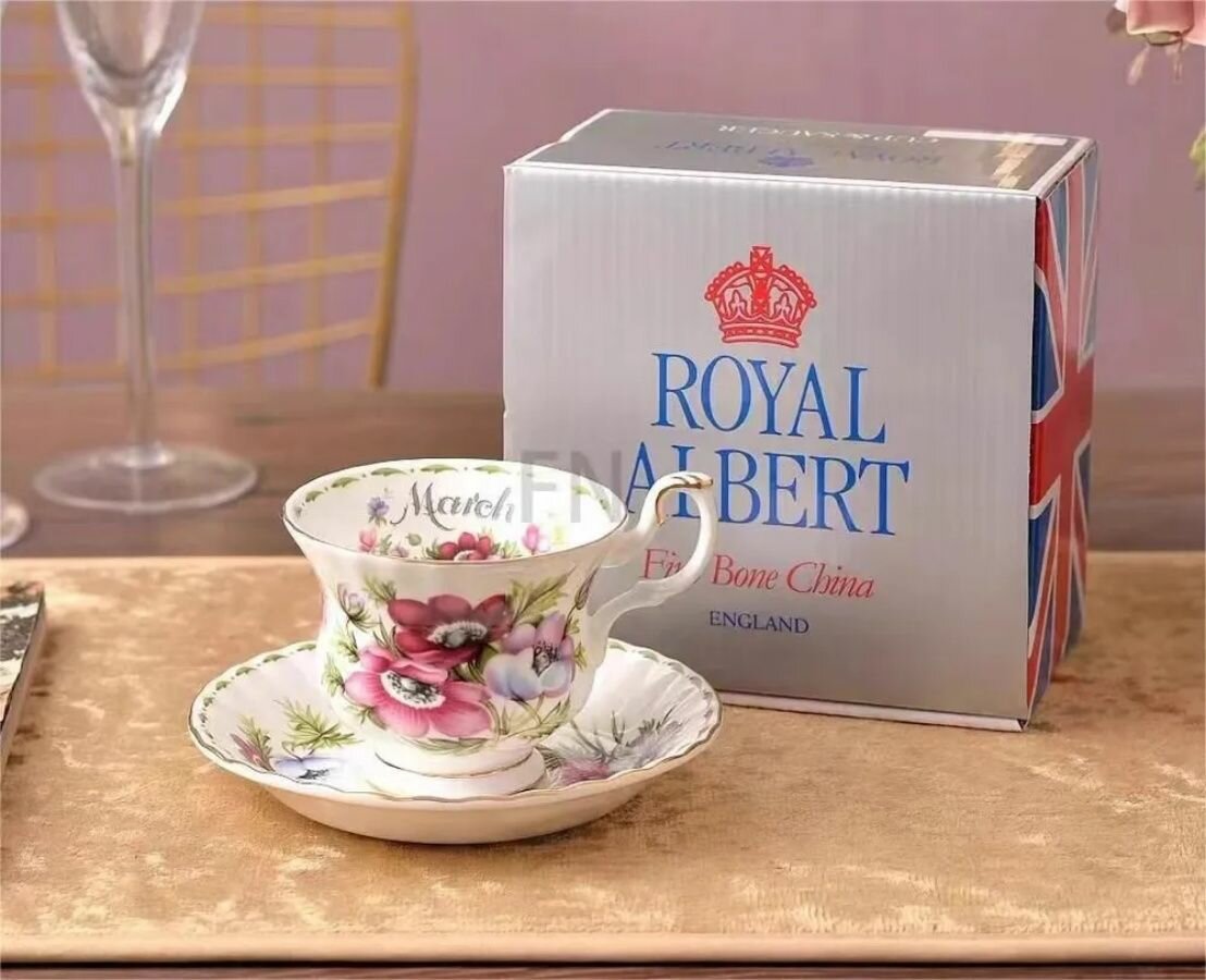 Чайная пара Royal Albert. Англия. Костяной фарфор. Мартовский анемон