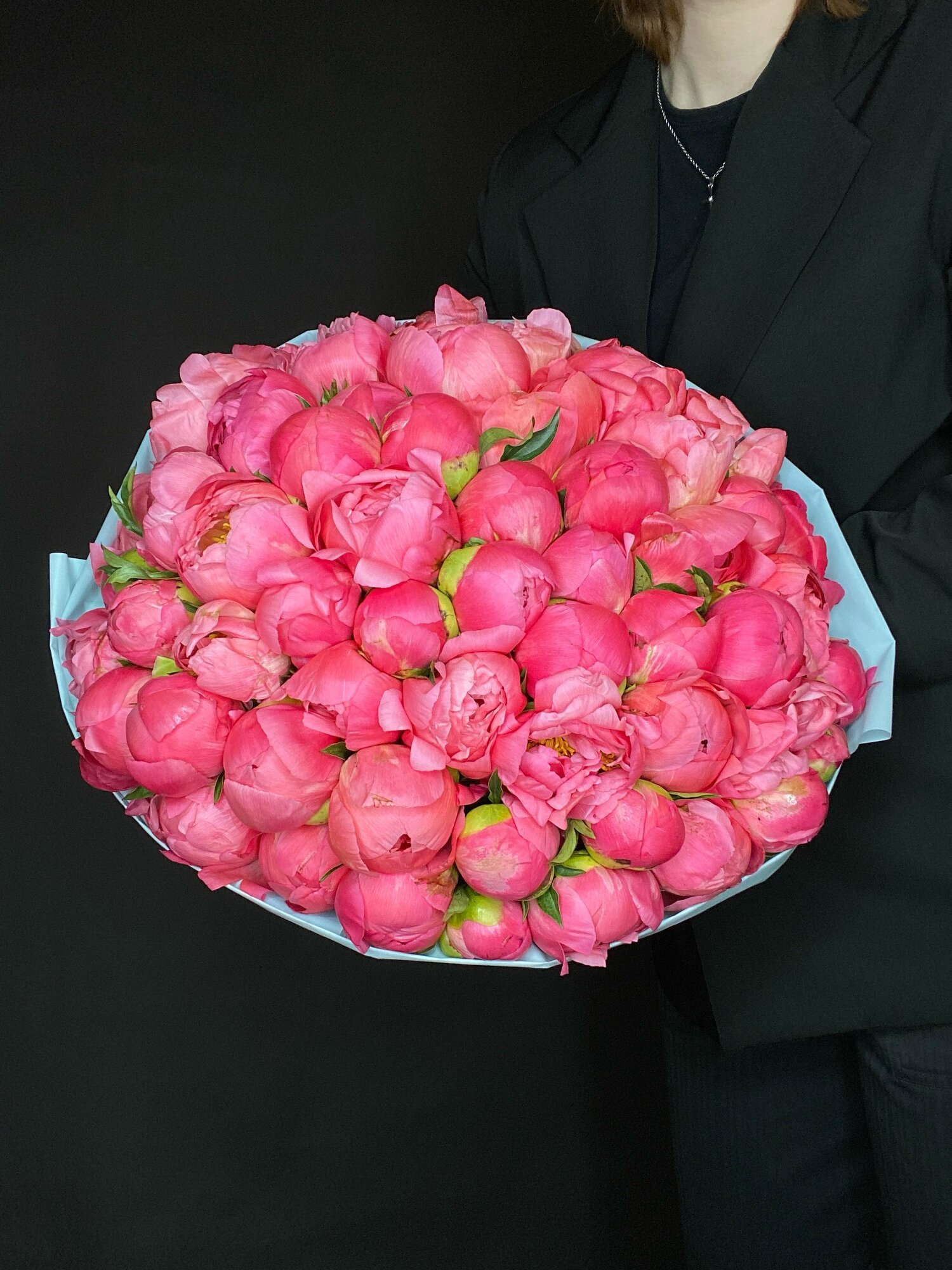 Пионы розовые (51 пион), высота букета 40 см, ширина букета 40 см