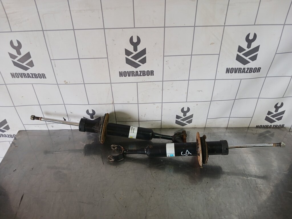 Амортизатор передний VW Passat B5 96-00