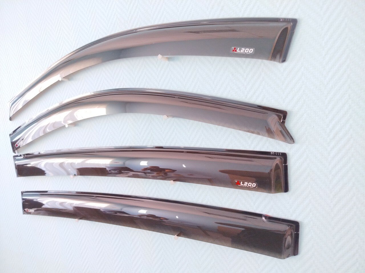 Дефлекторы окон Mitsubishi L200 с 2006 по 2015, к-т 4 шт, скотч 3M